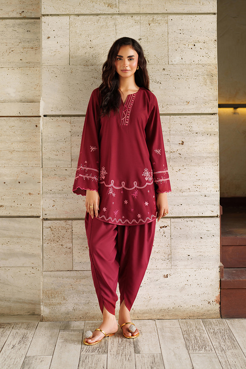 Chic Essentials: Women's Casual Dresses in Pakistan | AZURE