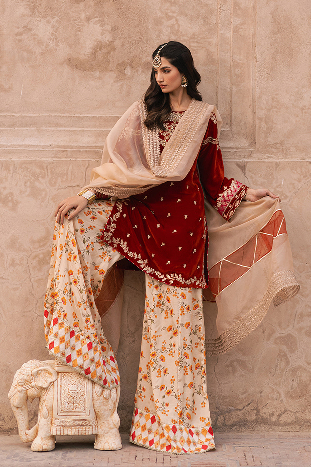 Women's Velvet Dresses: Online in Pakistan | AZURE